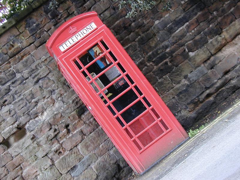 Free image of Iconic red British telephone booth